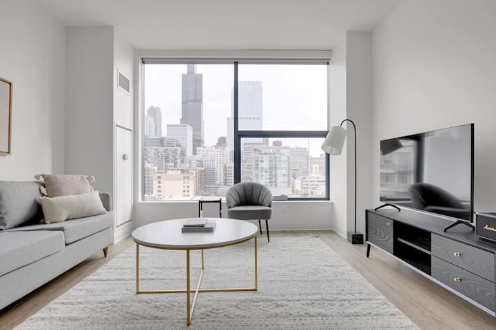 Blueground | W. Loop, Pool, In Heart Of Greektown - Chicago, IL