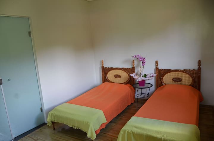 Aconchegante Quarto Beija Flor - Franca