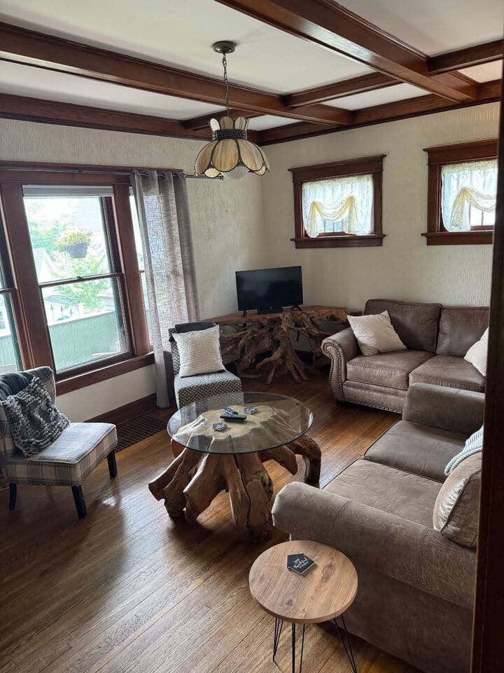 Terrace House: Autumn Colors And Cozy Vibes - Indian Lake State Park, Manistique