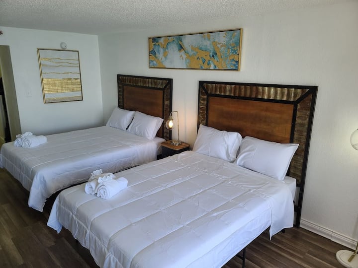 Lovely Ocean-view Condo Right On The Beach Sc12 - Myrtle Beach, SC