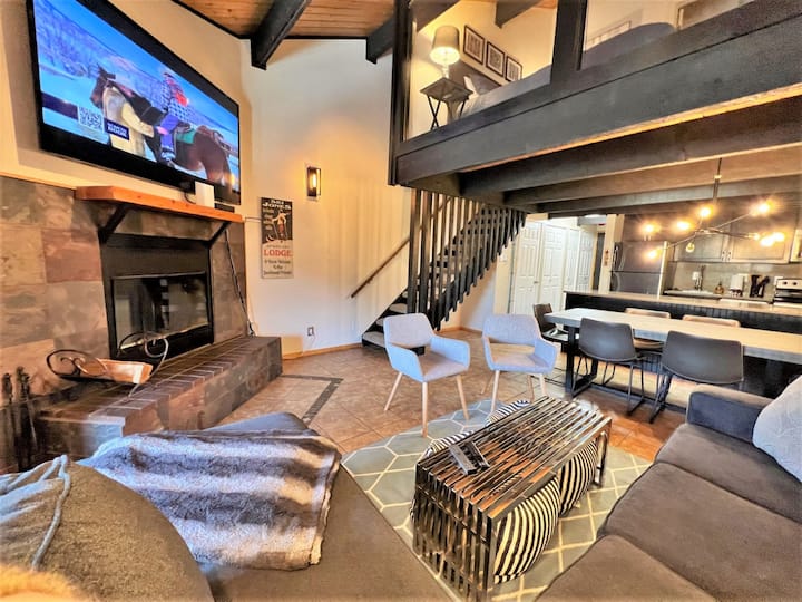 Sundowner Mountain View Condo Walk To Slopes & Main St Pool Access - Breckenridge, CO