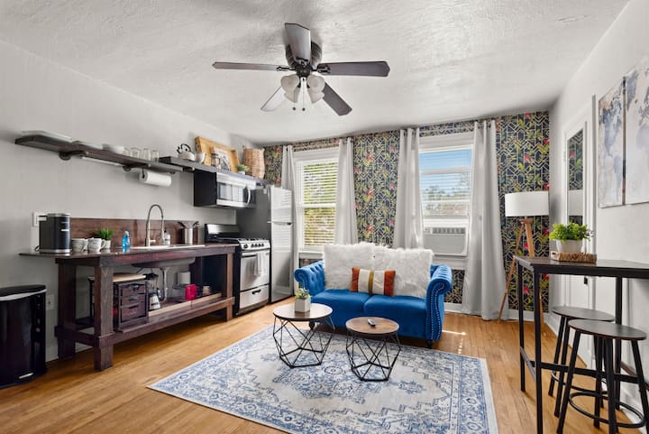 Quiet 1br Getaway W/ Outdoor Space - Baton Rouge, LA