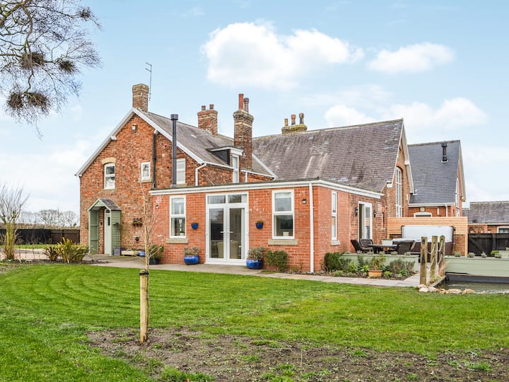 School Cottage - Driffield