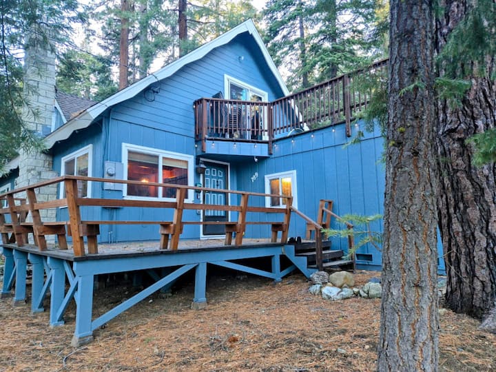 Cheerful And Bright Tahoe City Cabin Close To All! - Olympic Valley, CA