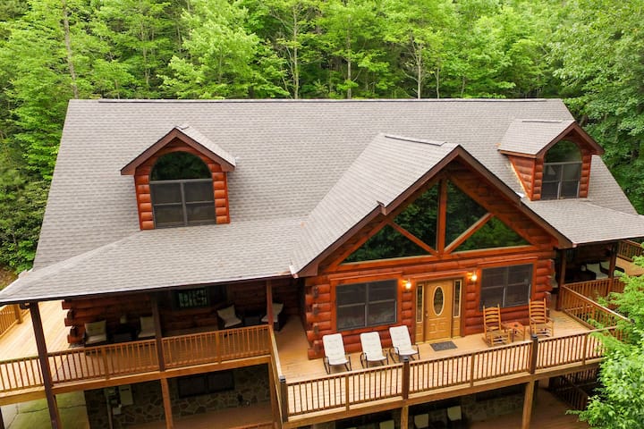 Creeksong - 7 Bedroom - Private Hot Tub Room! - Townsend, TN