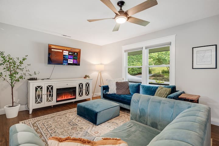 Charming Getaway In Weaverville! Great Location! - Weaverville, NC