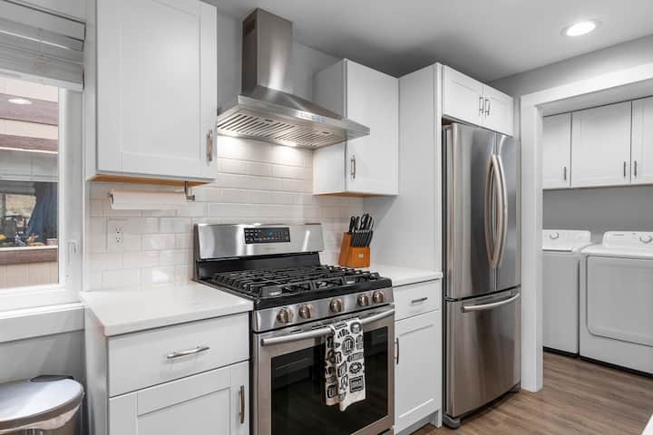 Sandpoint Gem At Base Of Schweitzer Mountain - Lake Ponderay, Ponderay