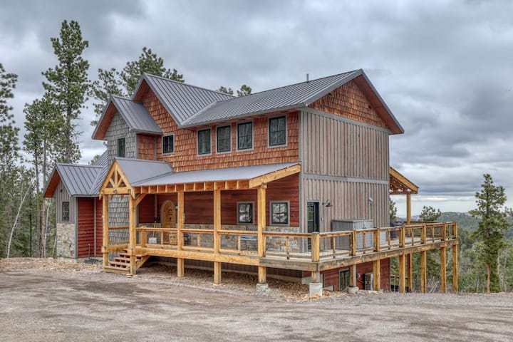 Happy Hour Hideaway - Mountaintop Views! - Deadwood, SD