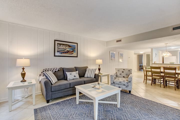 Recently Updated 2 Bedroom Beachwood Condo 2016 - American Beach, FL