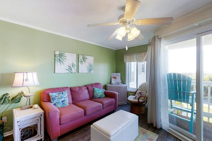 1br Oceanview 2nd-floor | Patio | Pool - Atlantic Beach, NC