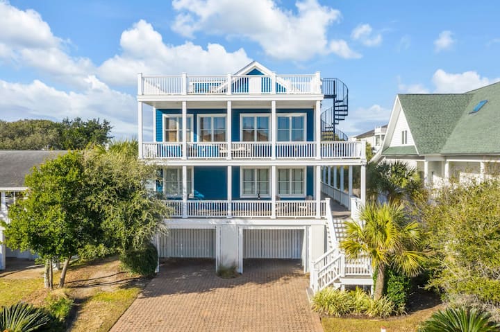 Luxury, Oceanview Beach Home W/ Private Pool & Outdoor Kitchen, Hot Tub, Rooftop Deck, & Elevator! - Isle of Palms, SC