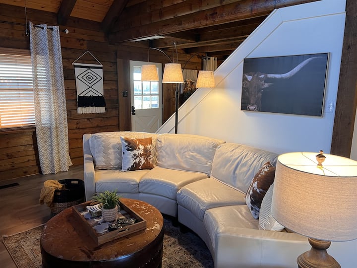 Longhorn Lodge At Natural State Cabins - Hot Springs, AR