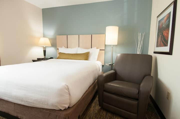 Your Home Away From Home! Pets Allowed - Orange, CA