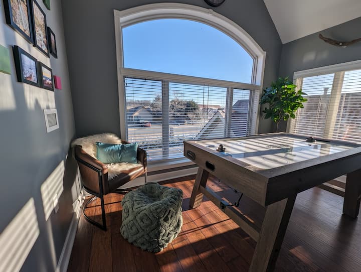 Relaxing Condo On The River - New Air Hockey Table - Sevierville, TN