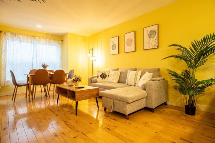 Charming 2b1.5b Townhome In U District - Lumen Field