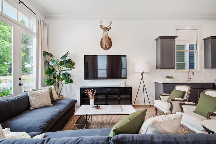 Relaxing Home | Private Heated Pool - Gretna, LA