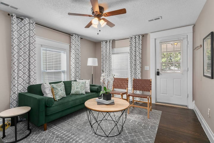 2-bed Retreat Near Ku Med W/fenced Yard | 32 - Kansas City