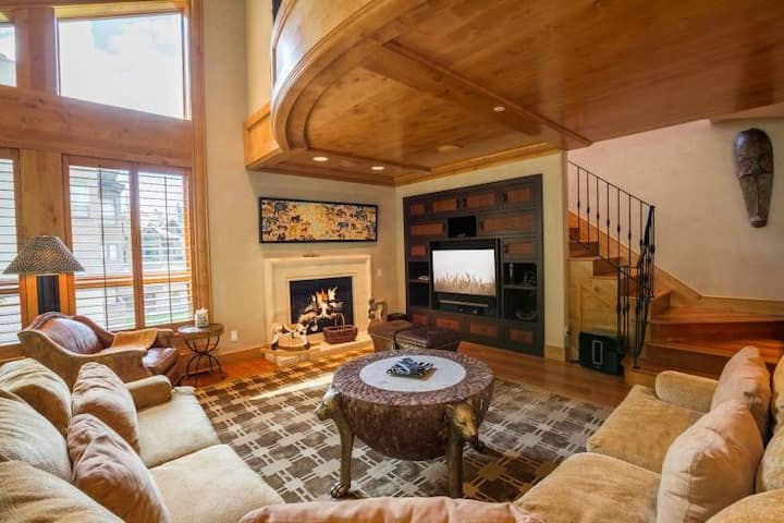 Northwoods Luxury Condo Close To Chairlift - Vail, CO