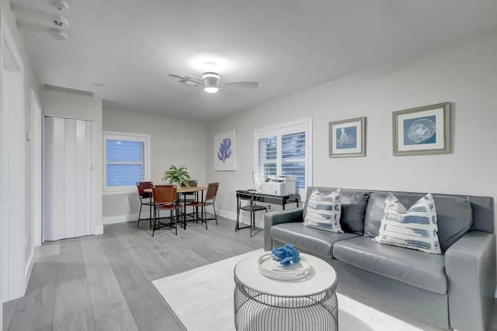 Modern 1 Bed W/ Free Parking, Workspace & Printer - Fort Lauderdale