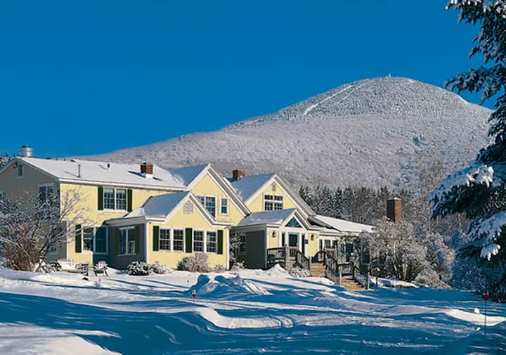 Red Clover Inn: Charlotte Qn Suite Near Killington - Rutland, VT