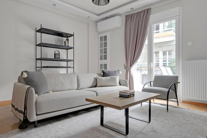 Acropolis 2br, 3 Min Walk To Acropoli Metro - Athens