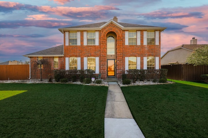 Luxury 5 Br, Jacuzzi, Gym, Near Lake For Large Fam - Rowlett, TX