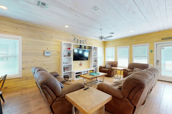 4br Soundview | Pool | Patio | W/d - Port Aransas, TX