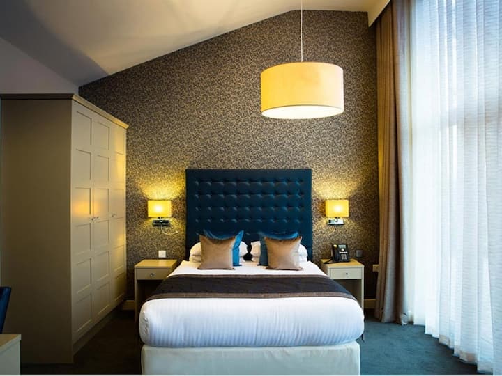 Suite Family Ensuite With Shower At 315 Bar And Re - Huddersfield