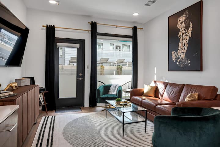 Upscale Cozy Nashville Condo* Pool, Patio, Parking - Nashville, TN