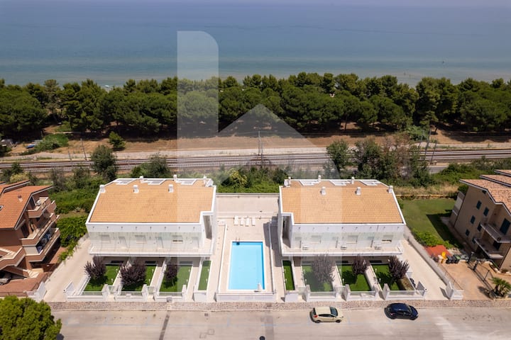 Homiday - Cerrano Park Resort B10 - Trilocale - Pineto