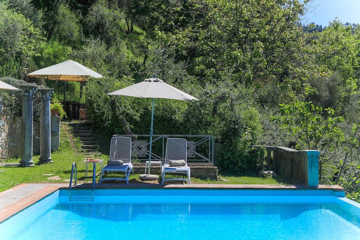 Villa Dell’angelo – Pool, Ac & Views | Sleeps 14 - Lucca