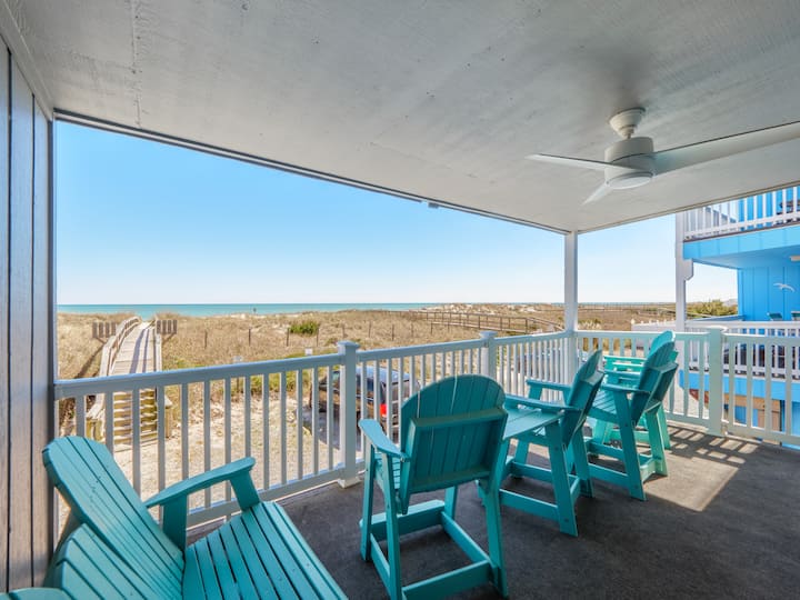 Sand Castle | Beach Front + Community Pool! - Carolina Beach, NC