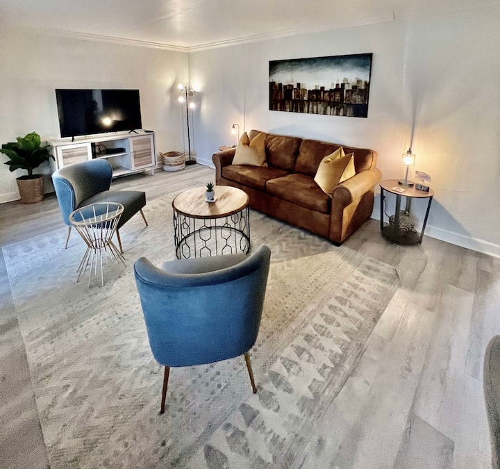 24g New! Top Floor 2br 2ba Condo - Atlanta