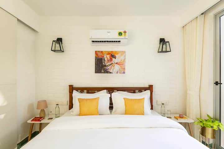 Elraso |1bhk |Lovely Apt In Parra | Pool - Goa