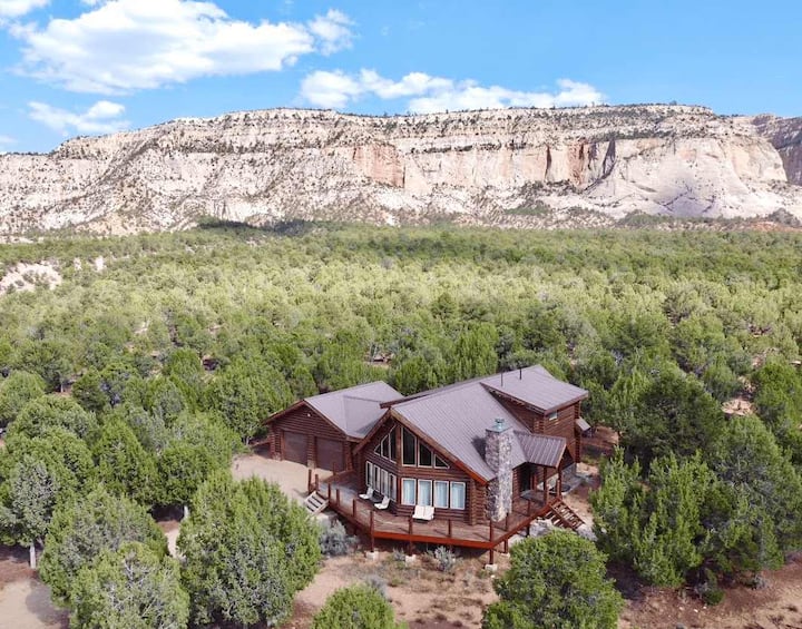Panoramic Pet-friendly Cabin | Stargazing Deck - Orderville, UT