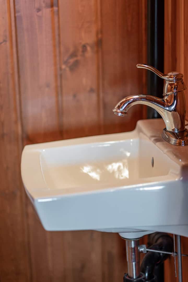 Wambolts Cabin 8 - Log Cabin Studio 1/2 Bath - Nevis, MN