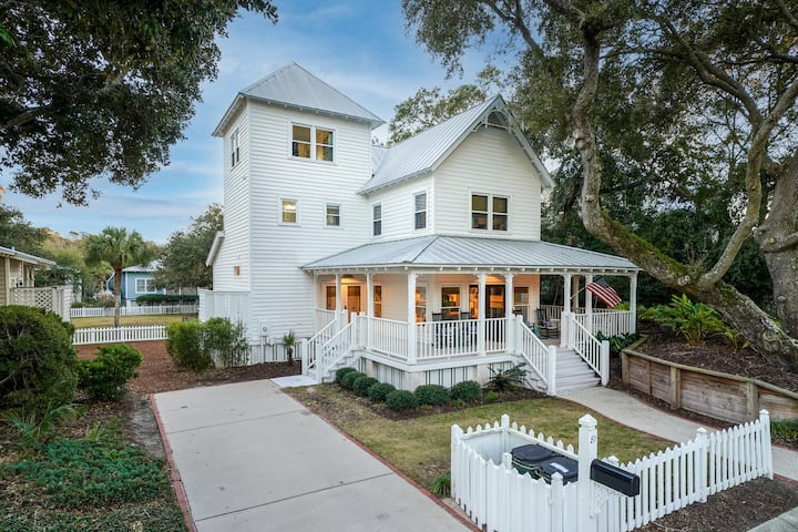 Seaside Cottage 81 - Grand Pavilion Pool Pass! - Mount Pleasant, SC