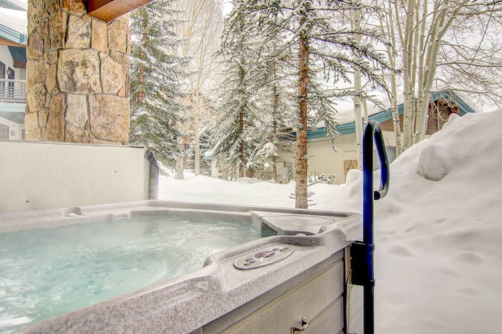 Ski In/out W/private Hot Tub-views-pool-gym-garage - Steamboat Springs