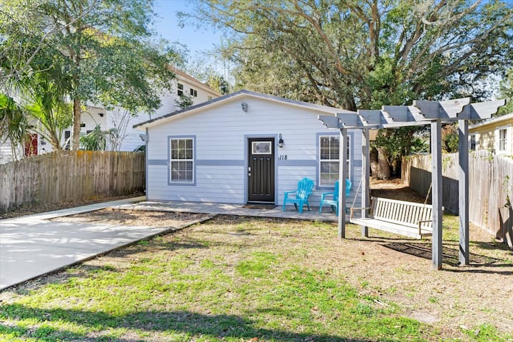 Historic Downtown Walk, Pet-friendly With Patio - St. Augustine, FL