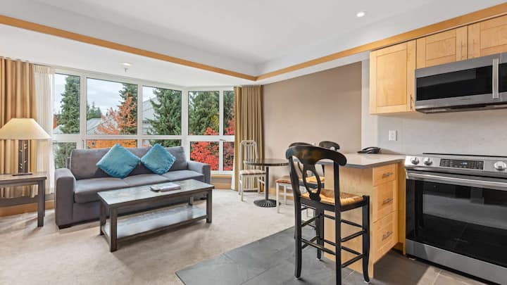 Renovated 1br Ski-in/out W/ Full Kitchen | Lc311 - Whistler