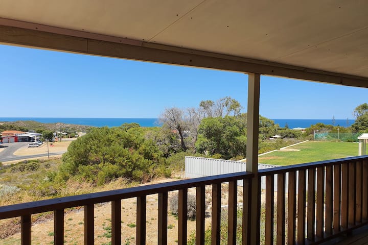 Dhu View - Views For Days - Guilderton