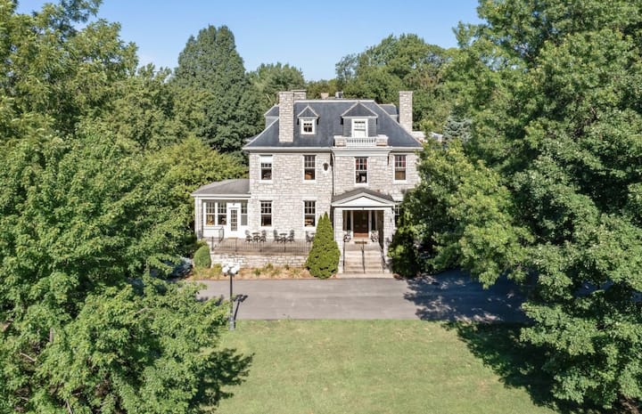 Historic 9 Bedroom 10 Bath 1900’s Stone Mansion - Independence, MO