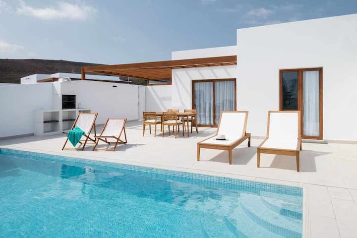 Villa Nisa, Con Piscina Privada - Playa Blanca
