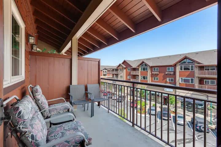 Charming 2-bed 2-bath Riverstone Condo - Coeur d'Alene, ID