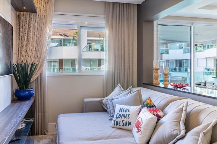 Jacuzzi, Piscina, A/c E Duas Vagas | 6x Sem Juros - Bombinhas