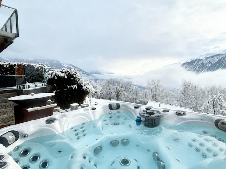 Cozy Alpine Chalet • Hot Tub & Mountain Views - Crans-Montana