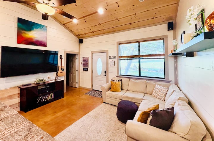 Stylish Zen Cottage At Kc Memory Lane - Driftwood, TX