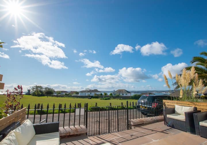 5 Coastguard Cottages - Meadfoot Beach