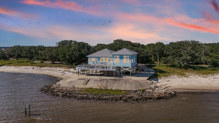 Oceanfront Beach House With Hottub & Fire-pit - Shepard State Park, Gautier