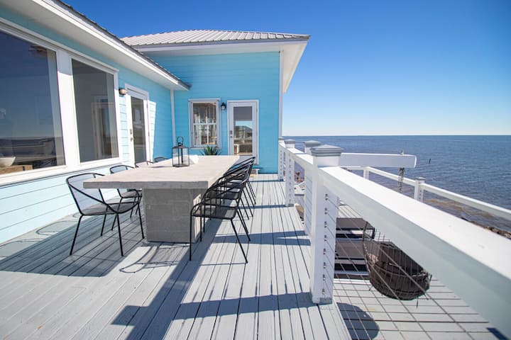 Oceanfront Beach House With Hottub & Fire-pit - Mississippi